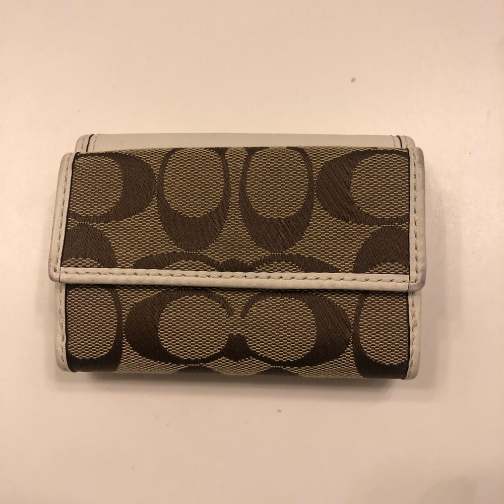 Coach White And Classic Monogram Wallet - Gem